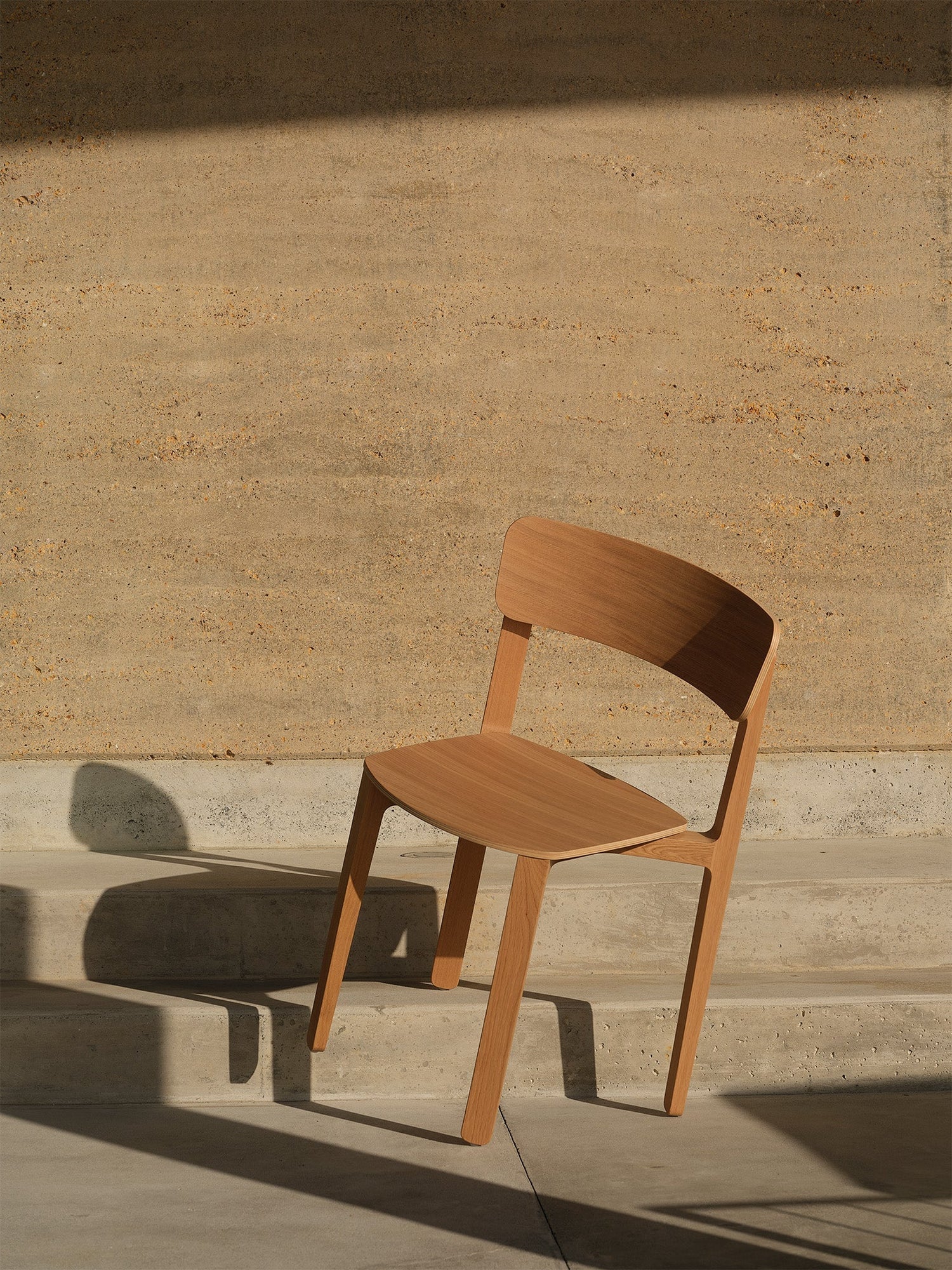 Radio Chair wins Gold at the Best Awards – District Furniture