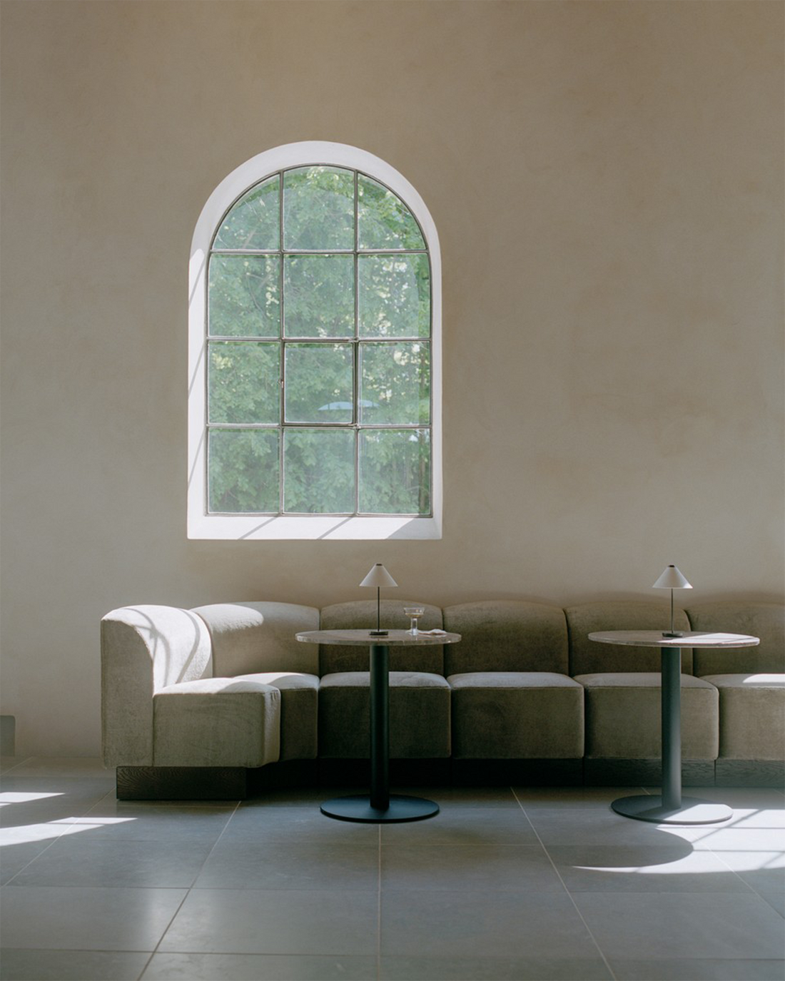 Florence Column Table | Cafe Table | District – District Furniture